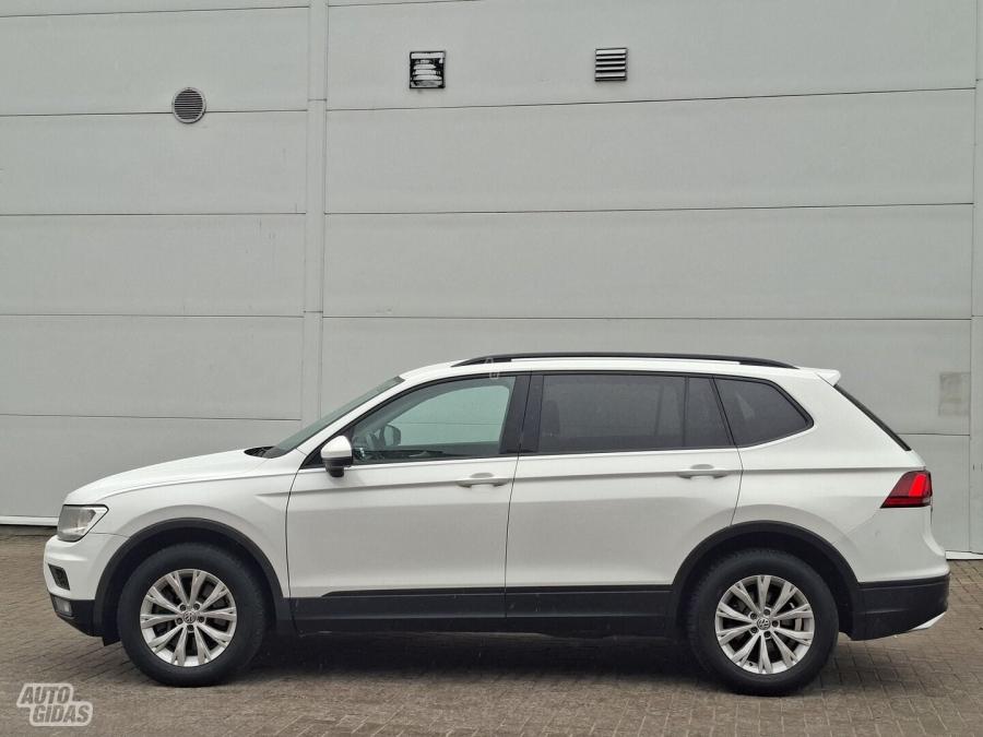 White Volkswagen Tiguan 2018 in Silute, with an engine capacity of 2.00 L and mileage of 132 thousand km for 9999 €, photo 9 on AUTOMOTO.COM.LV