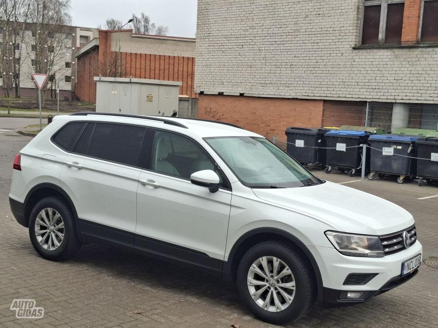 White Volkswagen Tiguan 2018 in Silute, with an engine capacity of 2.00 L and mileage of 132 thousand km for 9999 €, photo 11 on AUTOMOTO.COM.LV