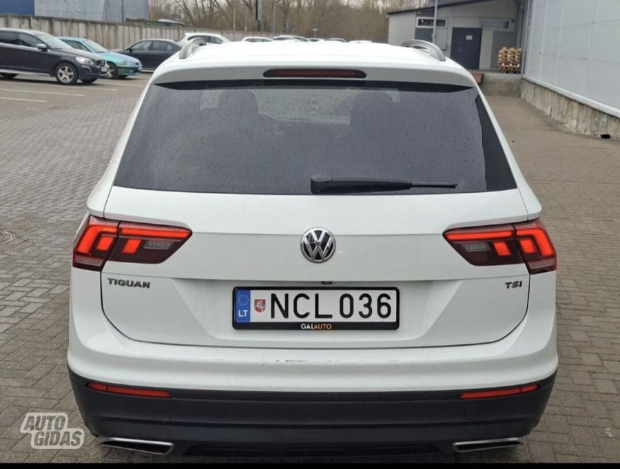 White Volkswagen Tiguan 2018 in Silute, with an engine capacity of 2.00 L and mileage of 132 thousand km for 9999 €, photo 13 on AUTOMOTO.COM.LV