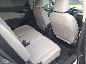White Volkswagen Tiguan 2018 in Silute, with an engine capacity of 2.00 L and mileage of 132 thousand km for 9999 €, photo 24 on AUTOMOTO.COM.LV