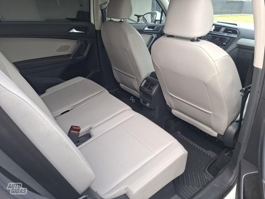 White Volkswagen Tiguan 2018 in Silute, with an engine capacity of 2.00 L and mileage of 132 thousand km for 9999 €, photo 24 on AUTOMOTO.COM.LV