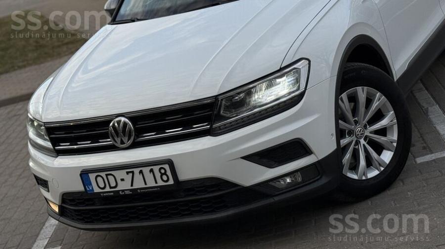 White Volkswagen Tiguan 2018 in Jurmala, with an engine capacity of 2.00 L and mileage of 0 thousand km for 14950 €, photo 4 on AUTOMOTO.COM.LV