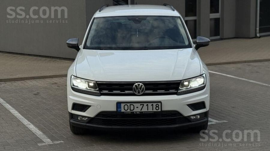 White Volkswagen Tiguan 2018 in Jurmala, with an engine capacity of 2.00 L and mileage of 0 thousand km for 14950 €, photo 12 on AUTOMOTO.COM.LV
