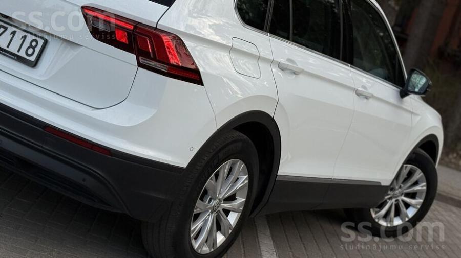 White Volkswagen Tiguan 2018 in Jurmala, with an engine capacity of 2.00 L and mileage of 0 thousand km for 14950 €, photo 15 on AUTOMOTO.COM.LV
