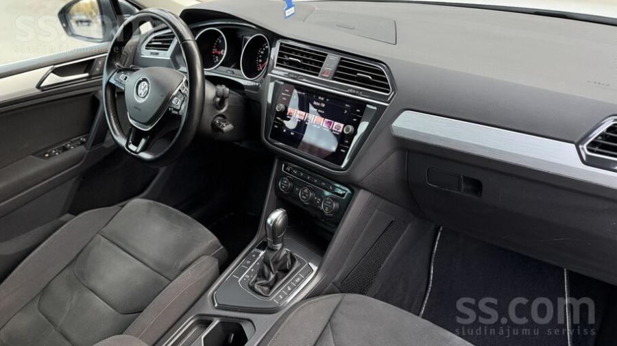 White Volkswagen Tiguan 2018 in Jurmala, with an engine capacity of 2.00 L and mileage of 0 thousand km for 14950 €, photo 20 on AUTOMOTO.COM.LV