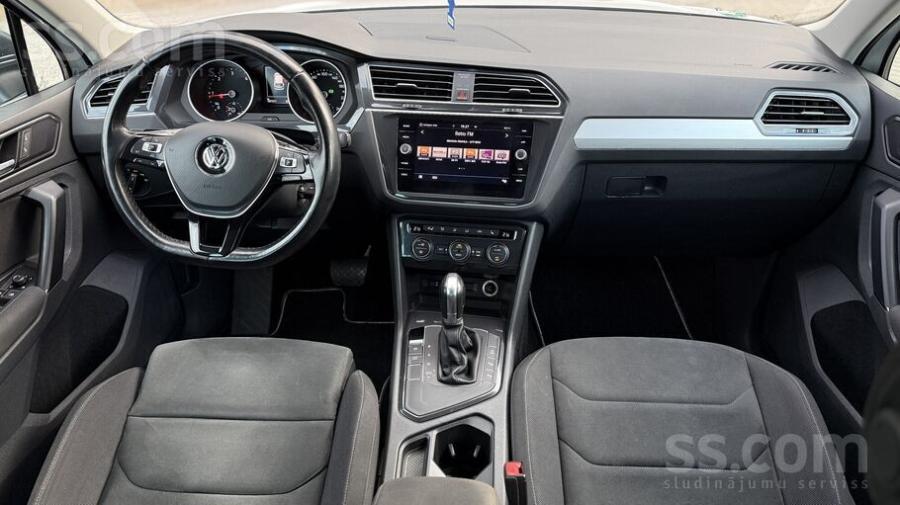 White Volkswagen Tiguan 2018 in Jurmala, with an engine capacity of 2.00 L and mileage of 0 thousand km for 14950 €, photo 26 on AUTOMOTO.COM.LV
