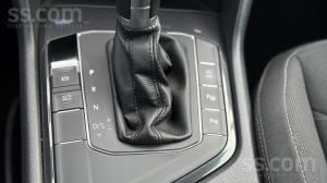 White Volkswagen Tiguan 2018 in Jurmala, with an engine capacity of 2.00 L and mileage of 0 thousand km for 14950 €, photo 32 on AUTOMOTO.COM.LV