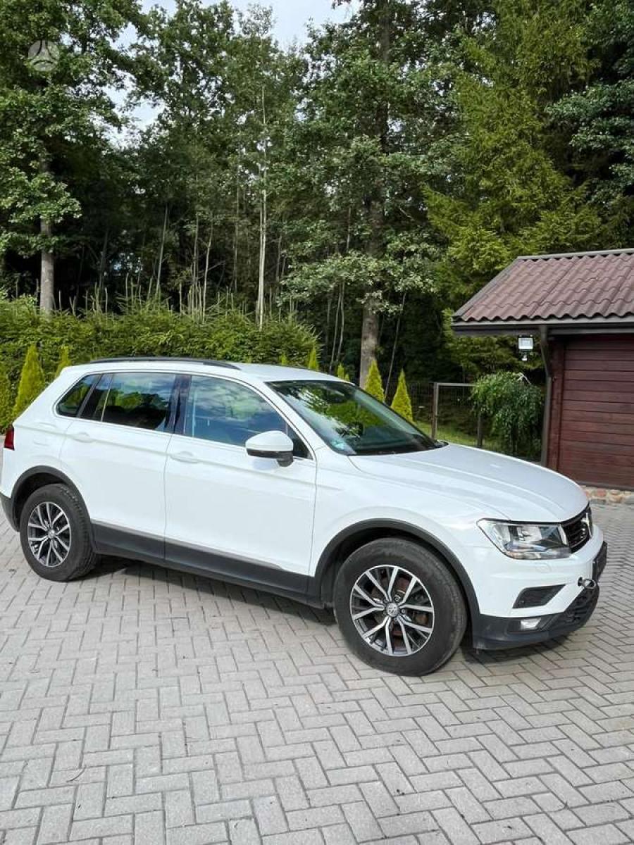 White Volkswagen Tiguan 2018 in Kupiskis, with an engine capacity of 2.00 L and mileage of 211 thousand km for 11500 €, photo 1 on AUTOMOTO.COM.LV