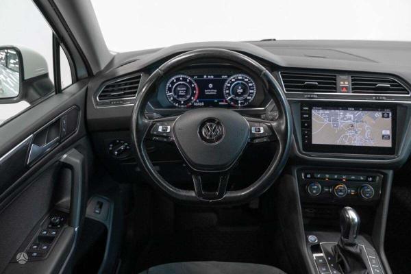 Volkswagen Tiguan 2018 Viļņa vietnē Balts Volkswagen Tiguan 2018 Viļņa, ar dzinēja tilpumu 2.00 L un nobraukumu 193 tūkst. km par 17500 €, foto 10 vietnē AUTOMOTO.COM.LV
