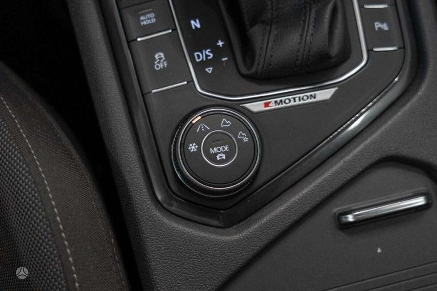 Balts Volkswagen Tiguan 2018 Viļņa, ar dzinēja tilpumu 2.00 L un nobraukumu 193 tūkst. km par 17500 €, foto 17 vietnē AUTOMOTO.COM.LV