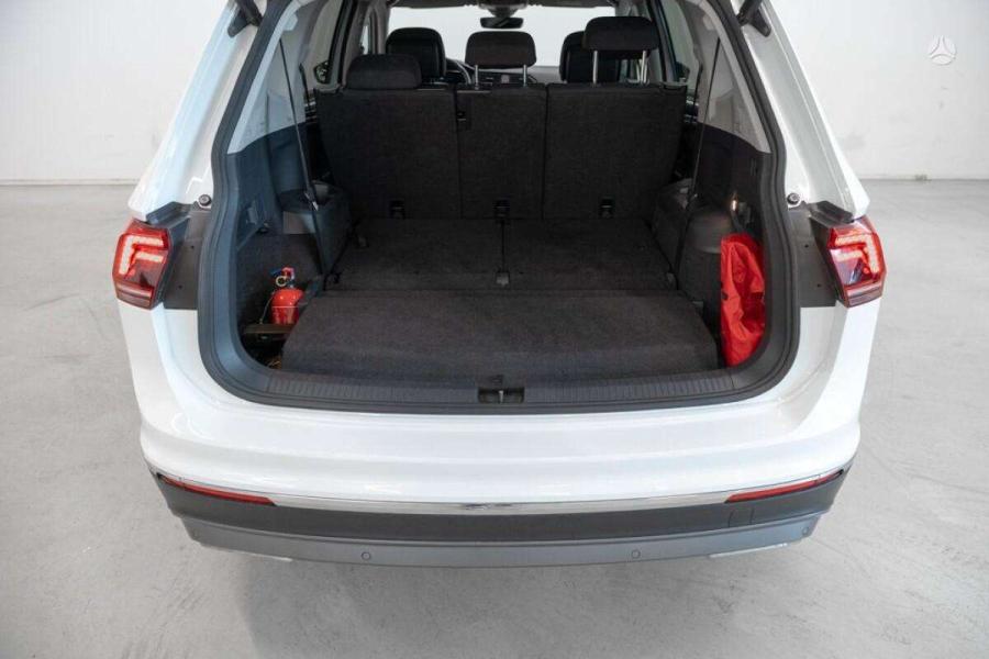 Balts Volkswagen Tiguan 2018 Viļņa, ar dzinēja tilpumu 2.00 L un nobraukumu 193 tūkst. km par 17500 €, foto 21 vietnē AUTOMOTO.COM.LV