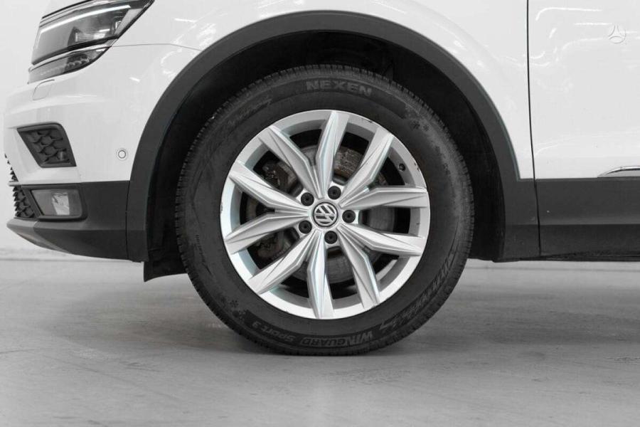 Balts Volkswagen Tiguan 2018 Viļņa, ar dzinēja tilpumu 2.00 L un nobraukumu 193 tūkst. km par 17500 €, foto 25 vietnē AUTOMOTO.COM.LV