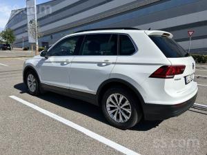 White Volkswagen Tiguan 2018 in Riga, with an engine capacity of 2.00 L and mileage of 150 thousand km for 16200 €, photo 4 on AUTOMOTO.COM.LV