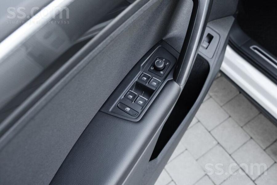 Balts Volkswagen Tiguan 2018 Rīga, ar dzinēja tilpumu 2.00 L un nobraukumu 151 tūkst. km par 18800 €, foto 9 vietnē AUTOMOTO.COM.LV