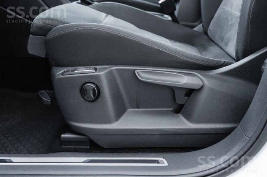 Balts Volkswagen Tiguan 2018 Rīga, ar dzinēja tilpumu 2.00 L un nobraukumu 151 tūkst. km par 18800 €, foto 12 vietnē AUTOMOTO.COM.LV
