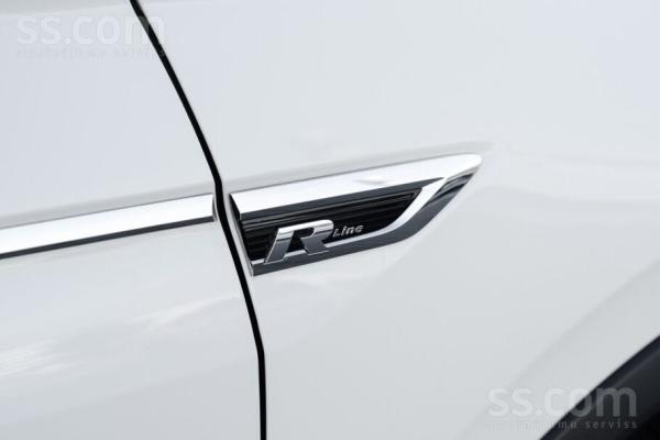 Volkswagen Tiguan 2018 Rīga vietnē Balts Volkswagen Tiguan 2018 Rīga, ar dzinēja tilpumu 2.00 L un nobraukumu 151 tūkst. km par 18800 €, foto 7 vietnē AUTOMOTO.COM.LV