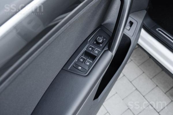 Volkswagen Tiguan 2018 Rīga vietnē Balts Volkswagen Tiguan 2018 Rīga, ar dzinēja tilpumu 2.00 L un nobraukumu 151 tūkst. km par 18800 €, foto 9 vietnē AUTOMOTO.COM.LV