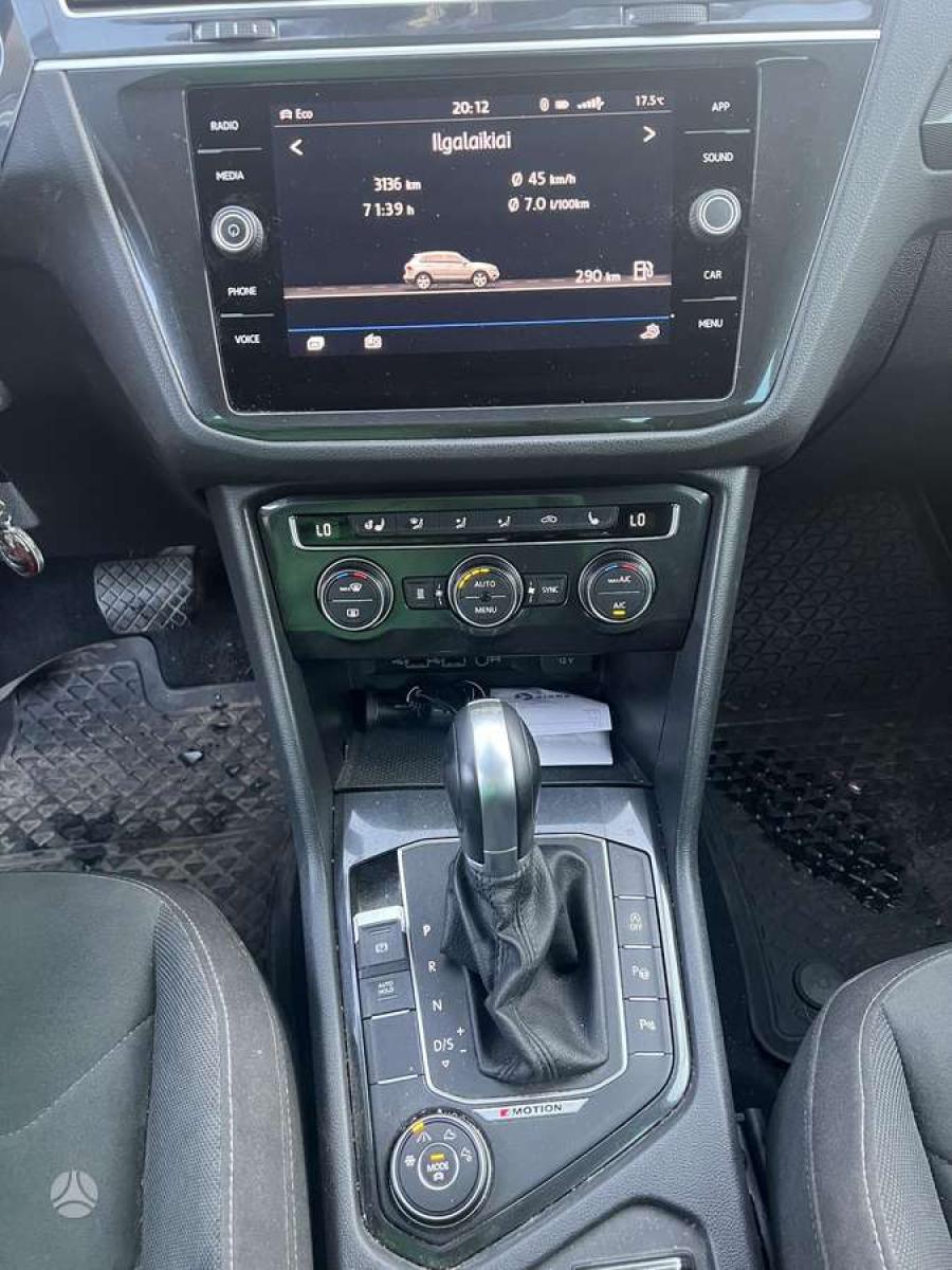 White Volkswagen Tiguan 2018 in Vilnius, with an engine capacity of 1.97 L and mileage of 253 thousand km for 14600 €, photo 7 on AUTOMOTO.COM.LV