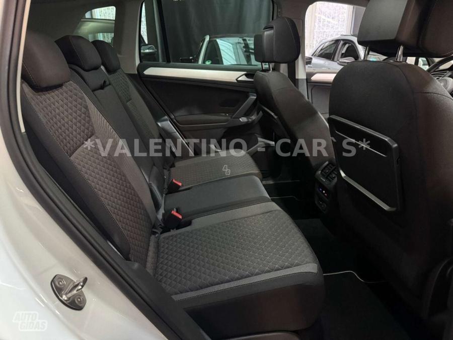 White Volkswagen Tiguan 2019 in Kaunas, with an engine capacity of 1.50 L and mileage of 98 thousand km for 25489 €, photo 15 on AUTOMOTO.COM.LV