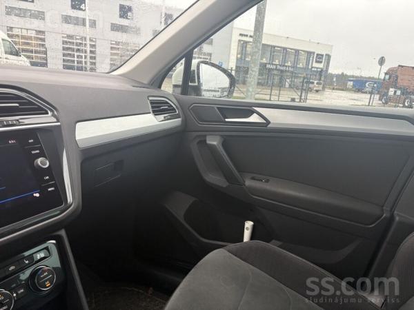 Balts Volkswagen Tiguan 2019 Rīga, ar dzinēja tilpumu 2.00 L un nobraukumu 125 tūkst. km par 17900 €, foto 8 vietnē AUTOMOTO.COM.LV
