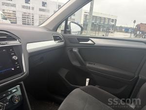 Balts Volkswagen Tiguan 2019 Rīga, ar dzinēja tilpumu 2.00 L un nobraukumu 125 tūkst. km par 17900 €, foto 8 vietnē AUTOMOTO.COM.LV