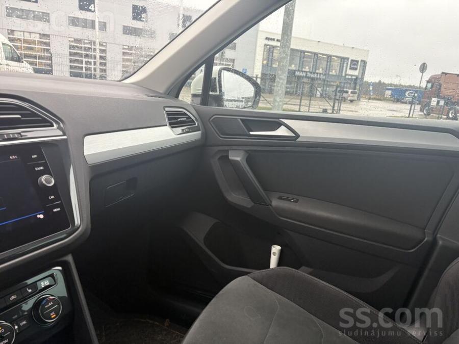 Balts Volkswagen Tiguan 2019 Rīga, ar dzinēja tilpumu 2.00 L un nobraukumu 125 tūkst. km par 17900 €, foto 8 vietnē AUTOMOTO.COM.LV