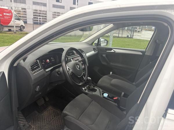 Balts Volkswagen Tiguan 2019 Rīga, ar dzinēja tilpumu 2.00 L un nobraukumu 125 tūkst. km par 17900 €, foto 9 vietnē AUTOMOTO.COM.LV