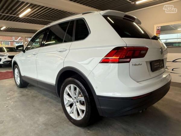 White Volkswagen Tiguan 2019 in Kaunas, with an engine capacity of 2.00 L and mileage of 82 thousand km for 25480 €, photo 5 on AUTOMOTO.COM.LV