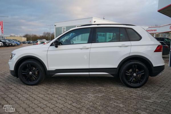 White Volkswagen Tiguan 2019 in Kaunas, with an engine capacity of 2.00 L and mileage of 91 thousand km for 28570 €, photo 3 on AUTOMOTO.COM.LV