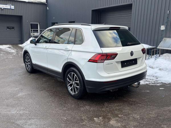 White Volkswagen Tiguan 2019 in Vilnius, with an engine capacity of 1.97 L and mileage of 190 thousand km for 17800 €, photo 3 on AUTOMOTO.COM.LV