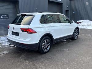 White Volkswagen Tiguan 2019 in Vilnius, with an engine capacity of 1.97 L and mileage of 190 thousand km for 17800 €, photo 5 on AUTOMOTO.COM.LV