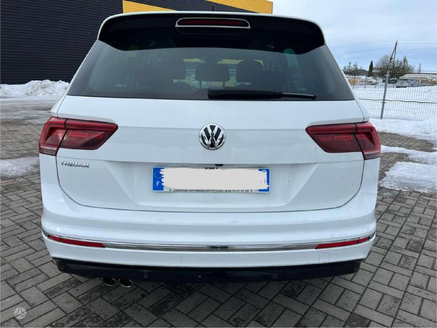 Balts Volkswagen Tiguan 2019 Tauragė, ar dzinēja tilpumu 1.97 L un nobraukumu 205 tūkst. km par 17700 €, foto 4 vietnē AUTOMOTO.COM.LV