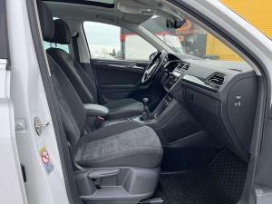 Balts Volkswagen Tiguan 2019 Tauragė, ar dzinēja tilpumu 1.97 L un nobraukumu 205 tūkst. km par 17700 €, foto 16 vietnē AUTOMOTO.COM.LV