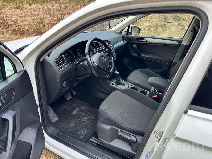 White Volkswagen Tiguan 2019 in Madona, with an engine capacity of 2.00 L and mileage of 332 thousand km for 10500 €, photo 10 on AUTOMOTO.COM.LV