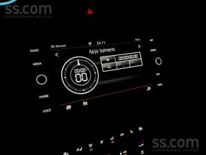 Balts Volkswagen Tiguan 2019 Rīga, ar dzinēja tilpumu 2.00 L un nobraukumu 140 tūkst. km par 25500 €, foto 12 vietnē AUTOMOTO.COM.LV