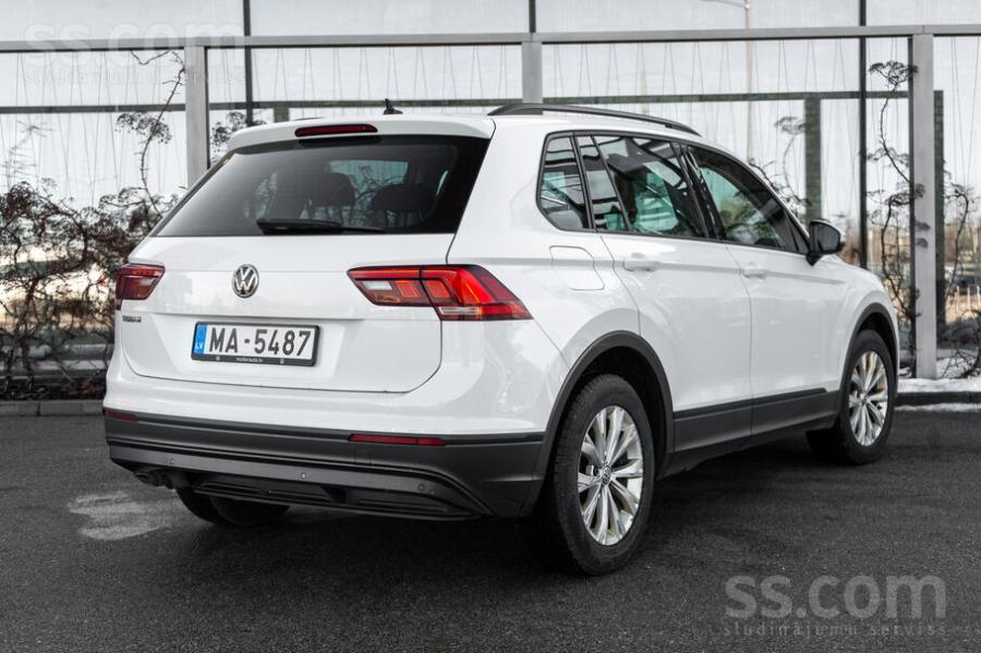 White Volkswagen Tiguan 2019 in Riga, with an engine capacity of 2.00 L and mileage of 195 thousand km for 13000 €, photo 3 on AUTOMOTO.COM.LV