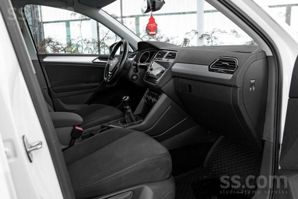 Balts Volkswagen Tiguan 2019 Rīga, ar dzinēja tilpumu 2.00 L un nobraukumu 195 tūkst. km par 13000 €, foto 8 vietnē AUTOMOTO.COM.LV