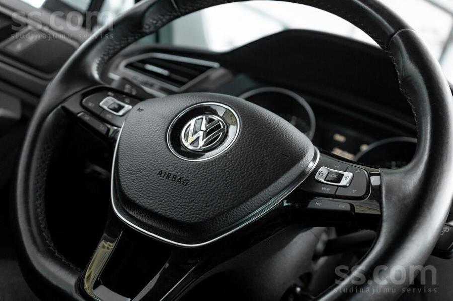 White Volkswagen Tiguan 2019 in Riga, with an engine capacity of 2.00 L and mileage of 195 thousand km for 13000 €, photo 17 on AUTOMOTO.COM.LV
