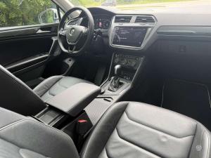 White Volkswagen Tiguan 2019 in Taurage, with an engine capacity of 2.00 L and mileage of 278 thousand km for 15500 €, photo 14 on AUTOMOTO.COM.LV