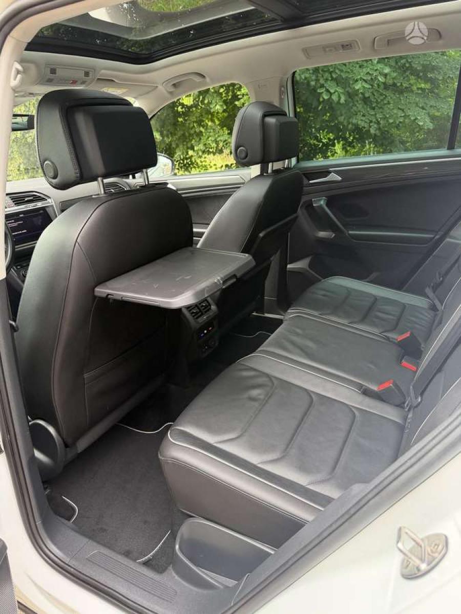 White Volkswagen Tiguan 2019 in Taurage, with an engine capacity of 2.00 L and mileage of 278 thousand km for 15500 €, photo 18 on AUTOMOTO.COM.LV