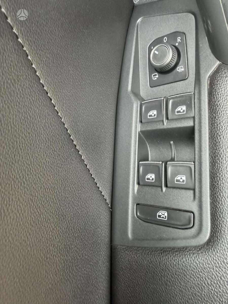 White Volkswagen Tiguan 2019 in Taurage, with an engine capacity of 2.00 L and mileage of 278 thousand km for 15500 €, photo 23 on AUTOMOTO.COM.LV