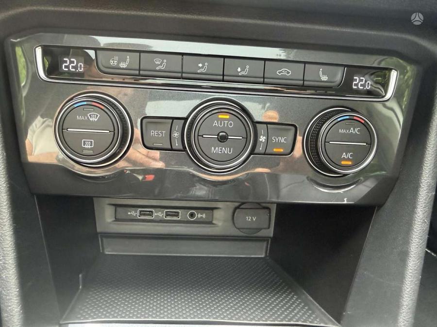 White Volkswagen Tiguan 2019 in Taurage, with an engine capacity of 2.00 L and mileage of 278 thousand km for 15500 €, photo 38 on AUTOMOTO.COM.LV