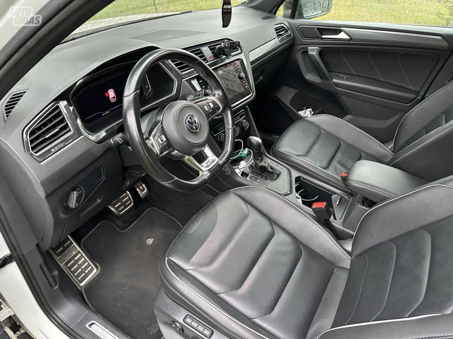 White Volkswagen Tiguan 2019 in Kaunas, with an engine capacity of 2.00 L and mileage of 364 thousand km for 15500 €, photo 7 on AUTOMOTO.COM.LV
