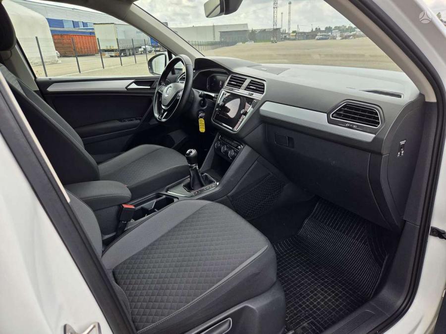 Balts Volkswagen Tiguan 2019 Kauņa, ar dzinēja tilpumu 1.60 L un nobraukumu 270 tūkst. km par 14950 €, foto 13 vietnē AUTOMOTO.COM.LV