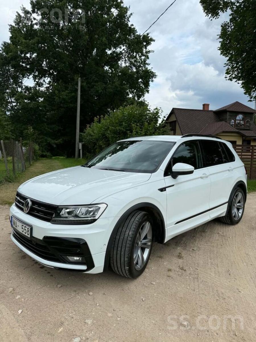 White Volkswagen Tiguan 2019 in Cesis, with an engine capacity of 2.00 L and mileage of 155 thousand km for 21850 €, photo 1 on AUTOMOTO.COM.LV