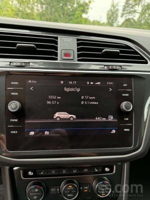 White Volkswagen Tiguan 2019 in Cesis, with an engine capacity of 2.00 L and mileage of 155 thousand km for 21850 €, photo 23 on AUTOMOTO.COM.LV