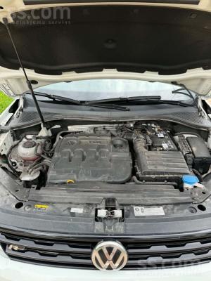 White Volkswagen Tiguan 2019 in Cesis, with an engine capacity of 2.00 L and mileage of 155 thousand km for 21850 €, photo 25 on AUTOMOTO.COM.LV