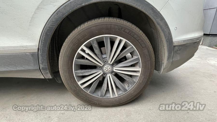 Balts Volkswagen Tiguan 2019 Tallina, ar dzinēja tilpumu 2.00 L un nobraukumu 172 tūkst. km par 23000 €, foto 13 vietnē AUTOMOTO.COM.LV