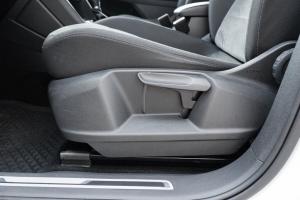 White Volkswagen Tiguan 2019 in Marupe, with an engine capacity of 2.00 L and mileage of 164 thousand km for 22150 €, photo 9 on AUTOMOTO.COM.LV