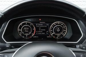 White Volkswagen Tiguan 2019 in Marupe, with an engine capacity of 2.00 L and mileage of 164 thousand km for 22150 €, photo 16 on AUTOMOTO.COM.LV